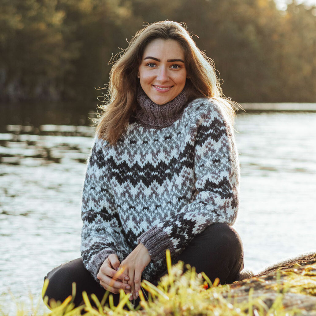 Triven villmarksgenser – Gratis strikkeoppskrifter